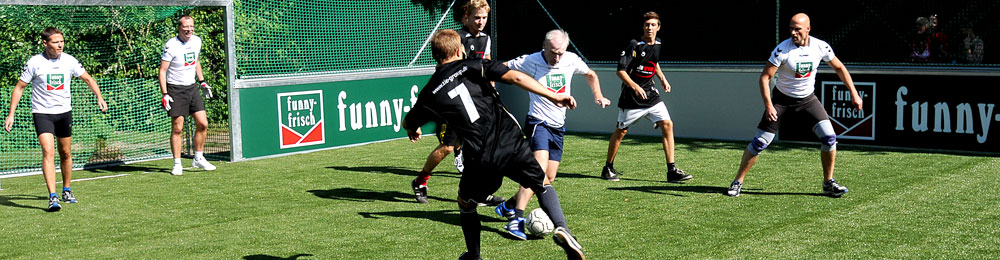 Rooftop Soccer - Upper 90 rooftop soccer pitches, Queens, New York