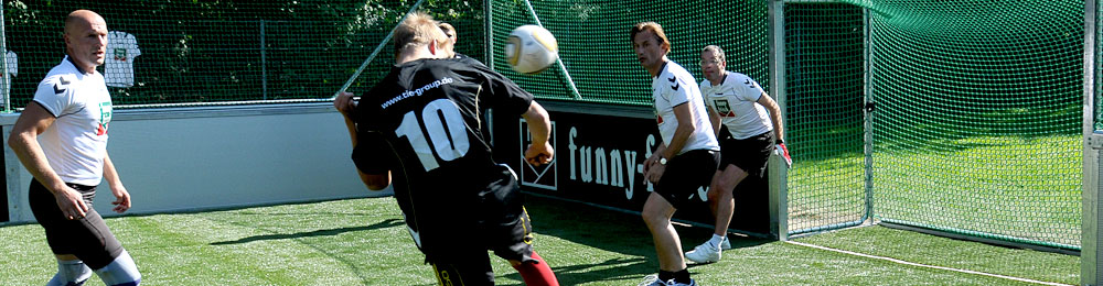 Rooftop Soccer - Upper 90 rooftop soccer pitches, Queens, New York
